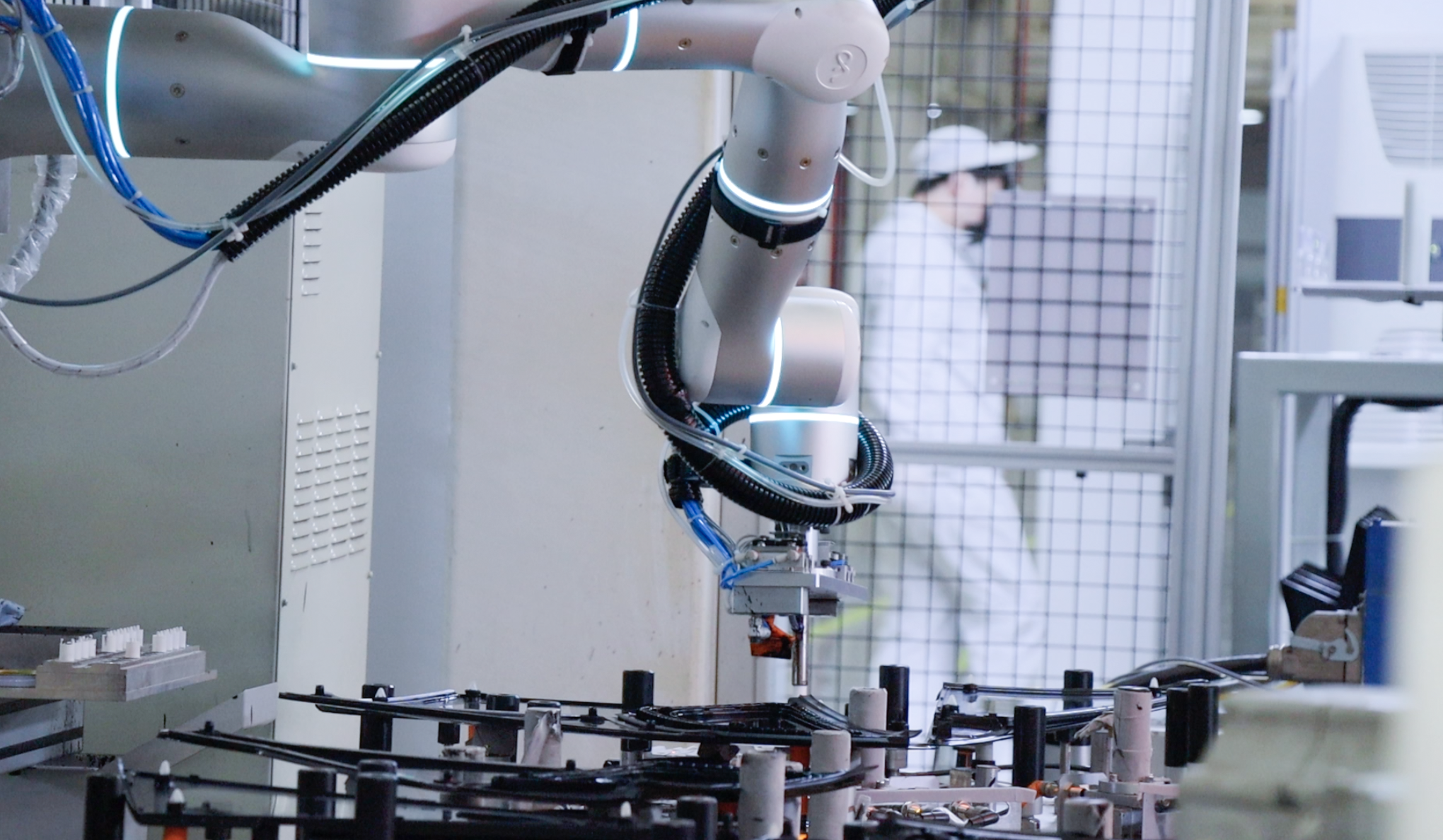 Automated Adhesive Primer Application in Automotive Assembly - Flexiv